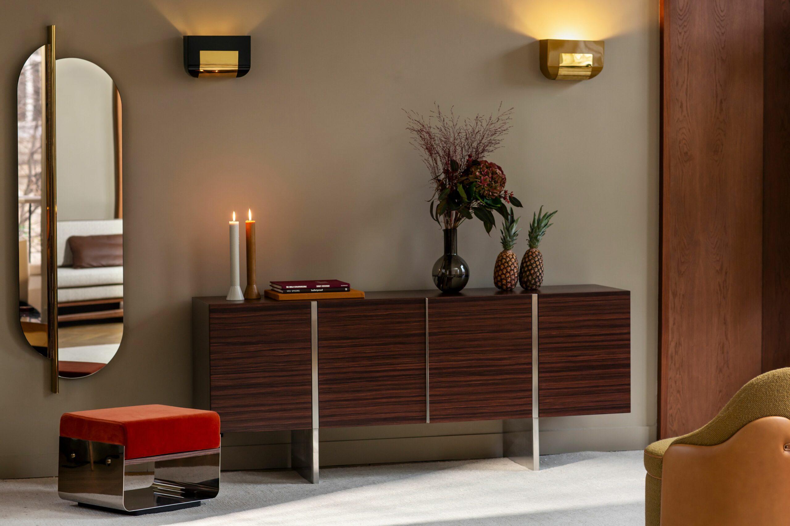 Maestra Sideboard - Red Edition